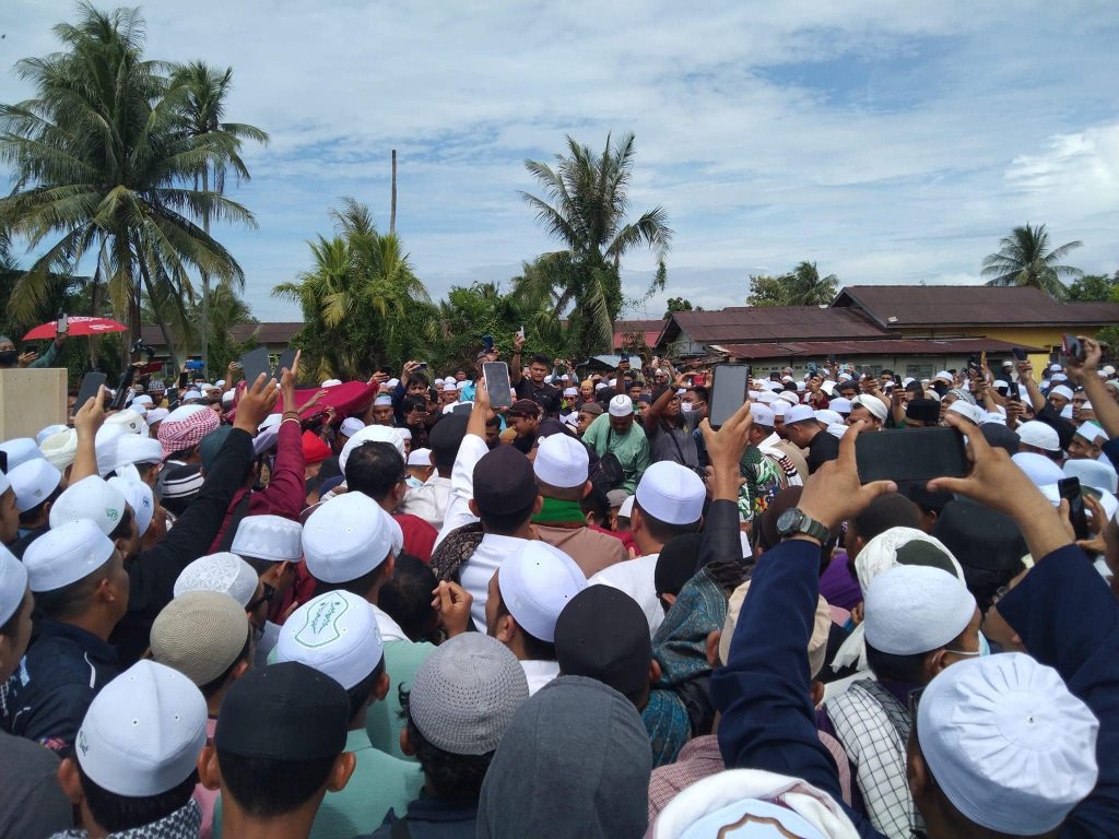 3,000 orang hadir pengebumian Pak Su Mid | Kosmopolitan